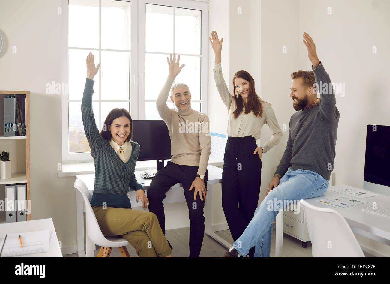 Company meeting voting hi-res stock photography and images - Alamy