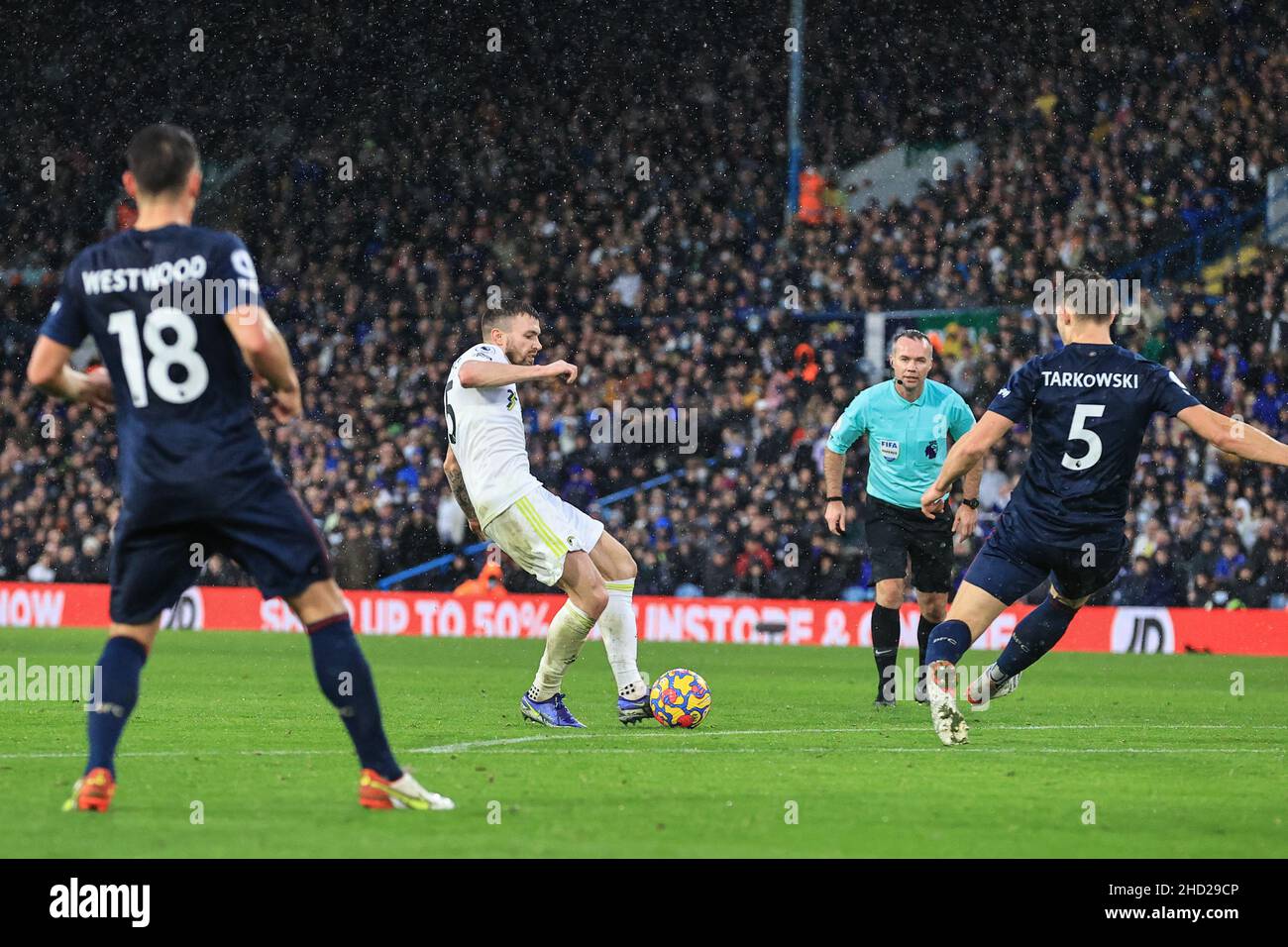 Stuart dallas leeds goal hi-res stock photography and images - Alamy
