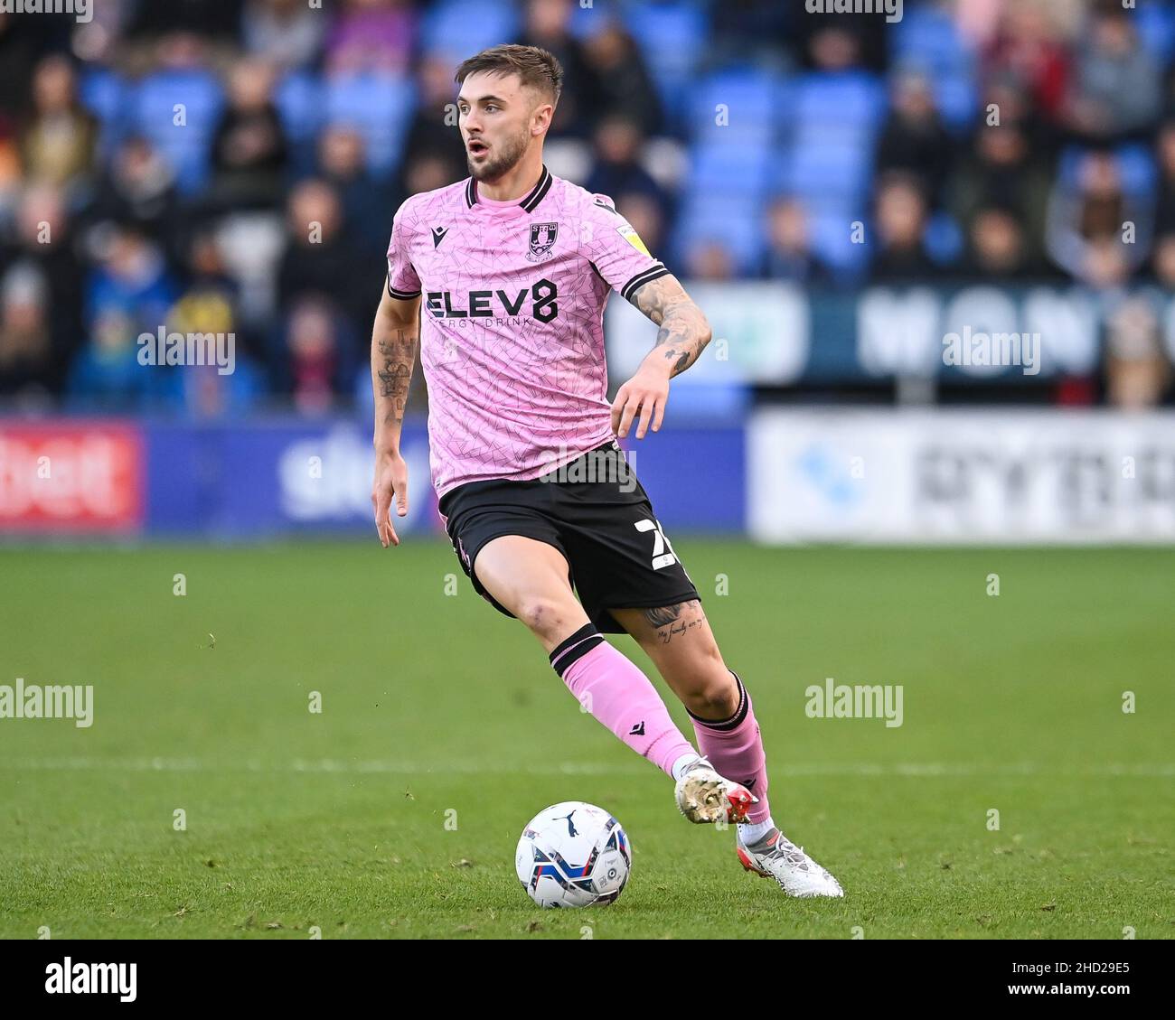 Lewis Wing #26 of Sheffield Wednesday makes a break with the ball in ...