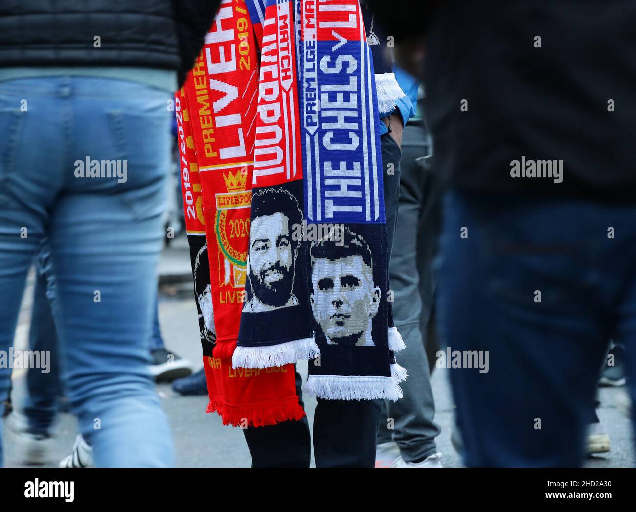 Scarves for sale outside the ground hi-res stock photography and images ...