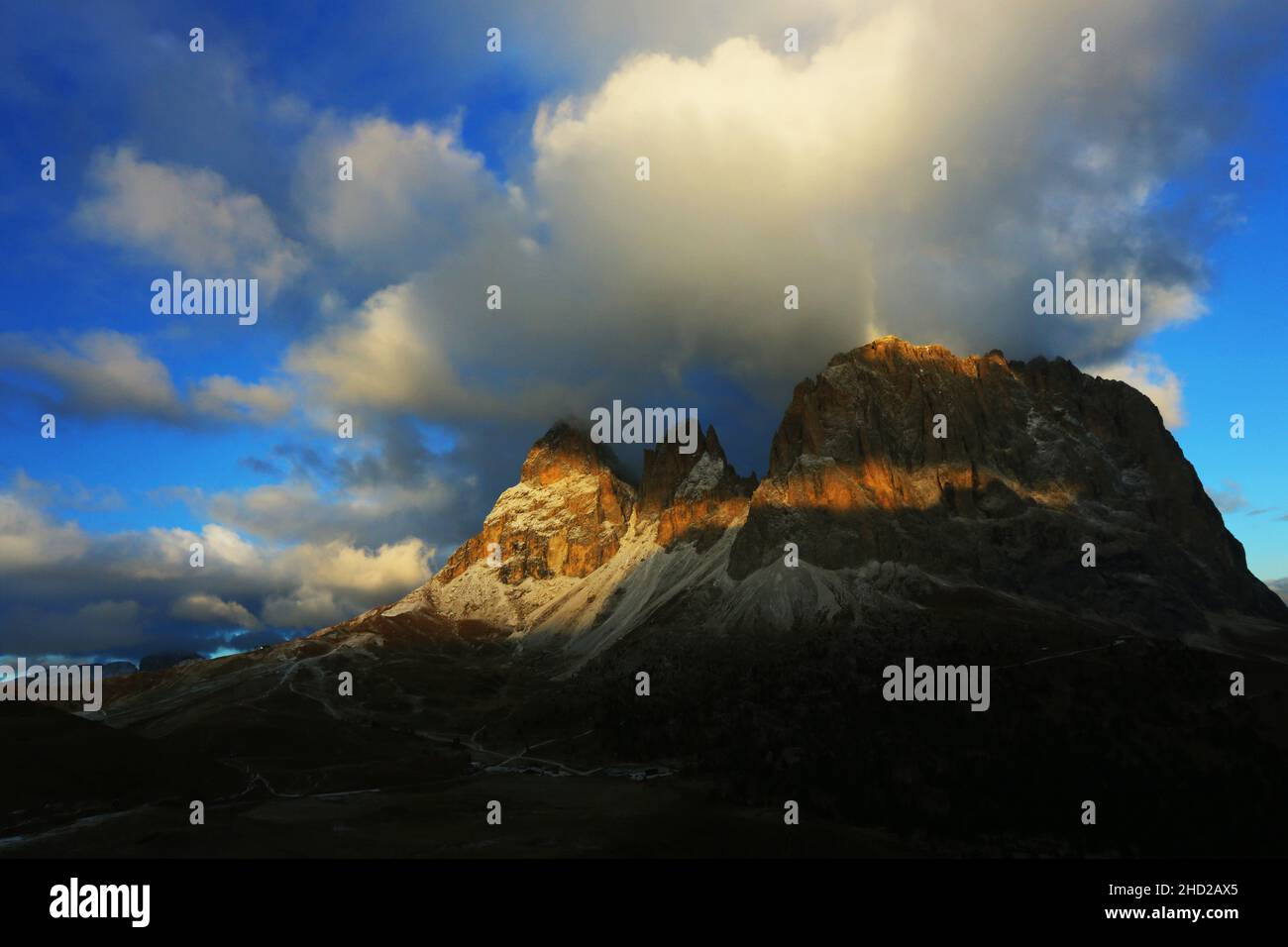 Dolomiten, Berg, Fels, Panorama mit atemberaubender Wolkenstimmung und ...