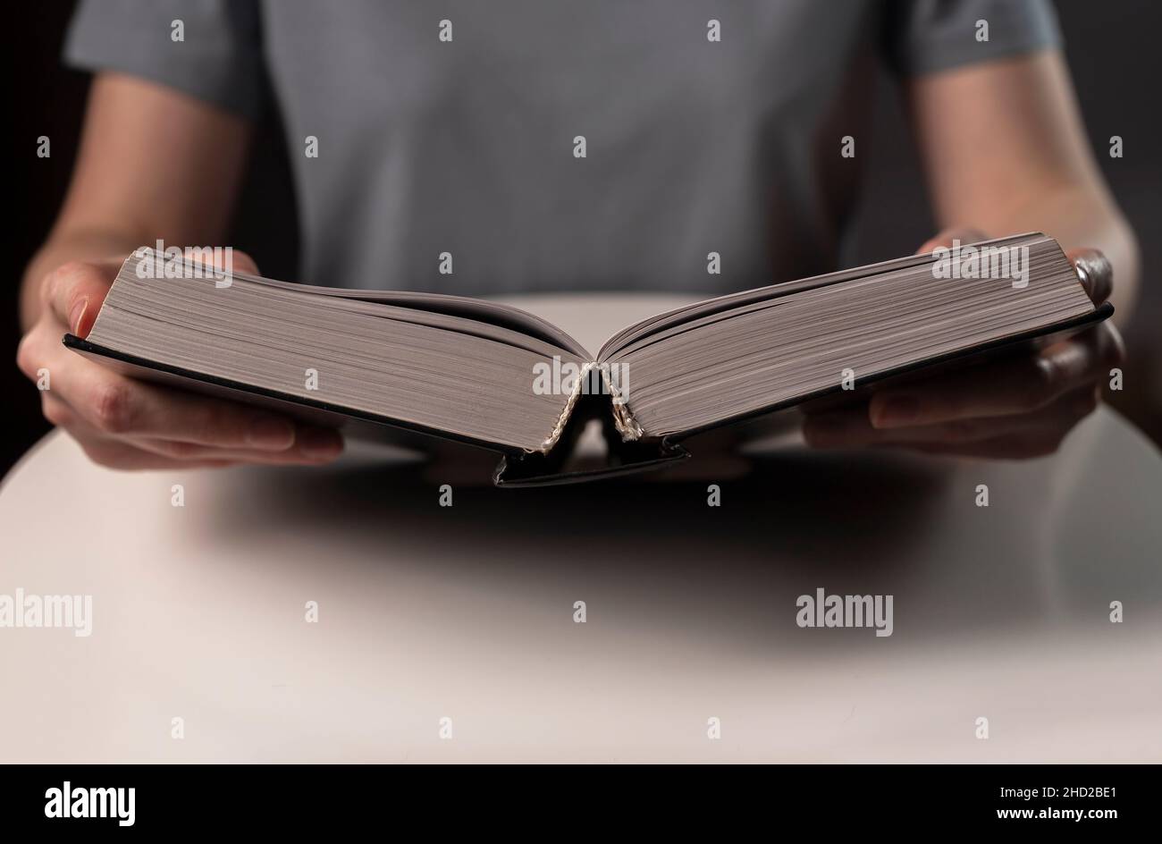 Female book cover hi-res stock photography and images - Alamy