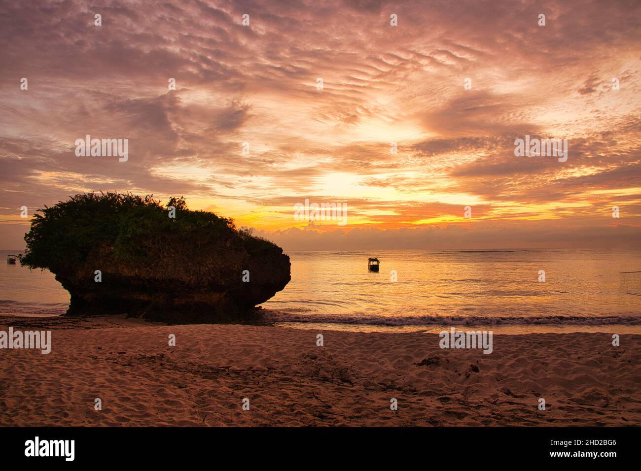 Sonnenuntergang und palmen strand hi-res stock photography and images - Alamy