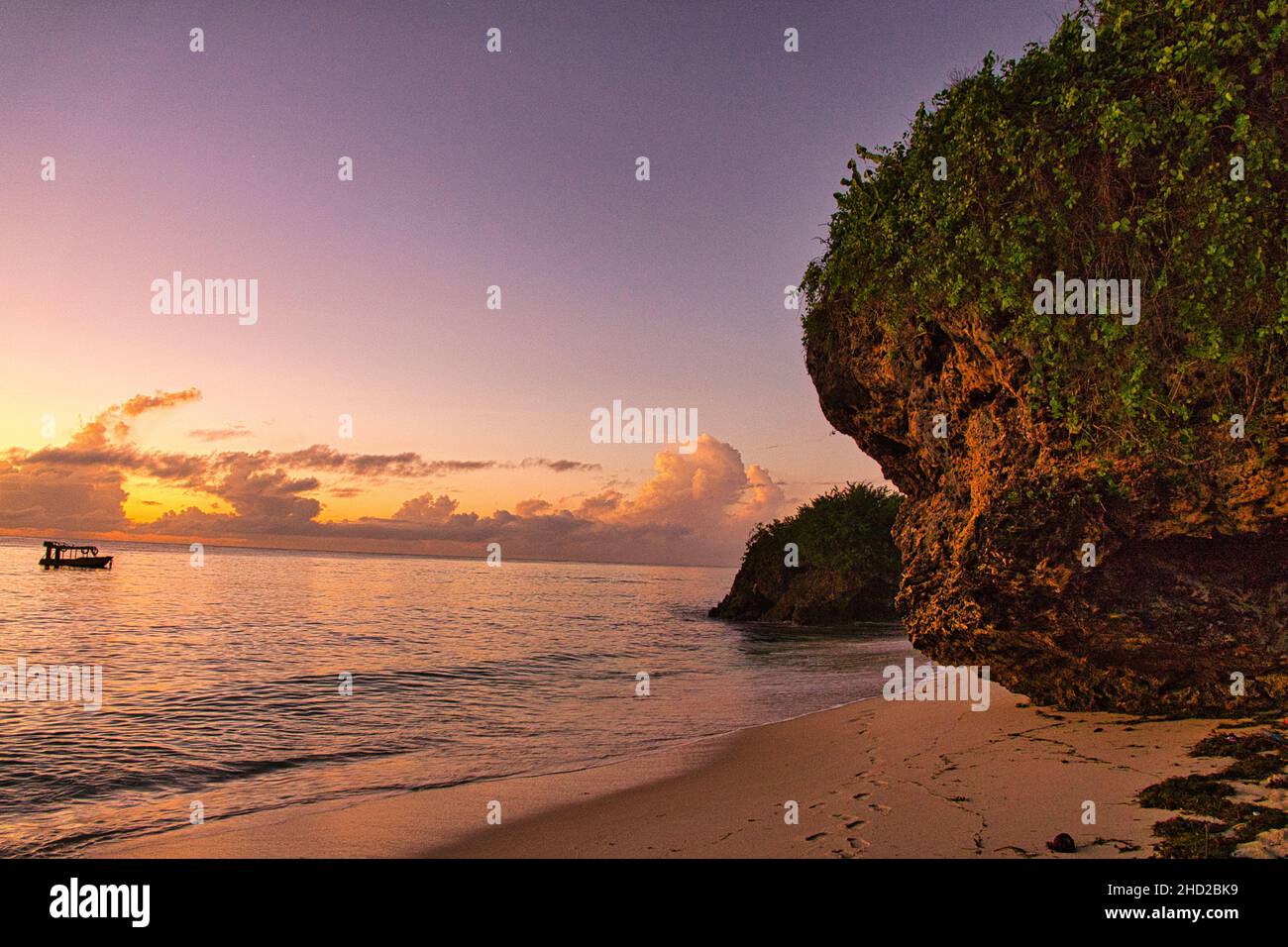 Sonnenuntergang und palmen strand hi-res stock photography and images - Alamy
