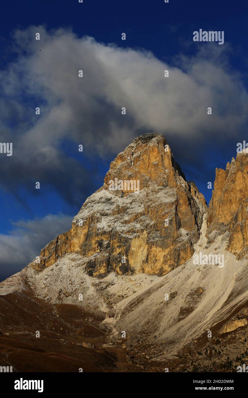 Dolomiten mit felsen hi-res stock photography and images - Alamy