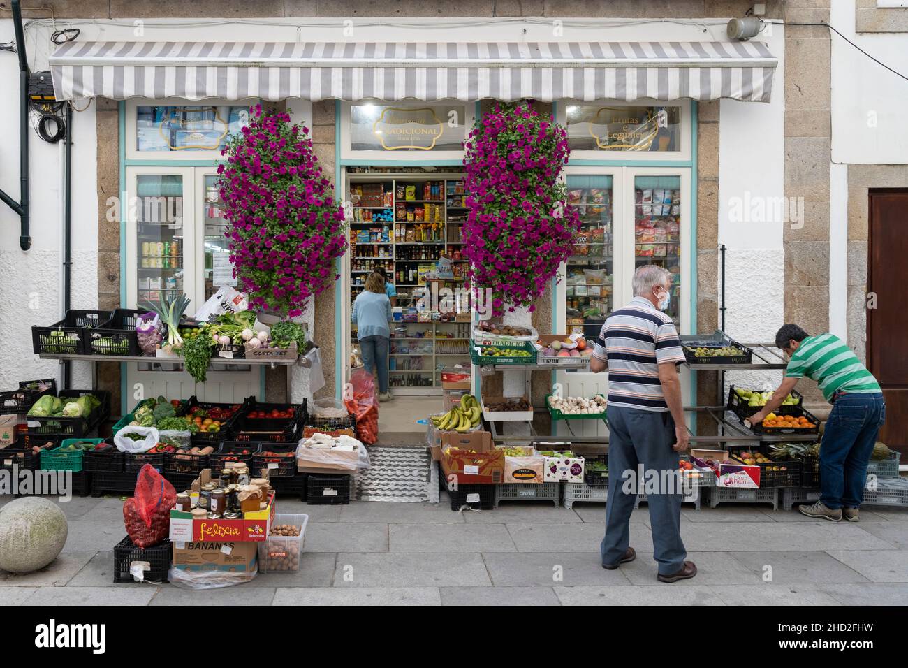 Mercearia tradicional hi-res stock photography and images - Alamy