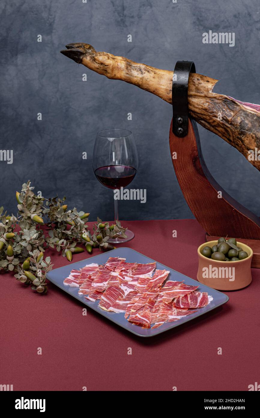 Ham leg dinner hi-res stock photography and images - Alamy