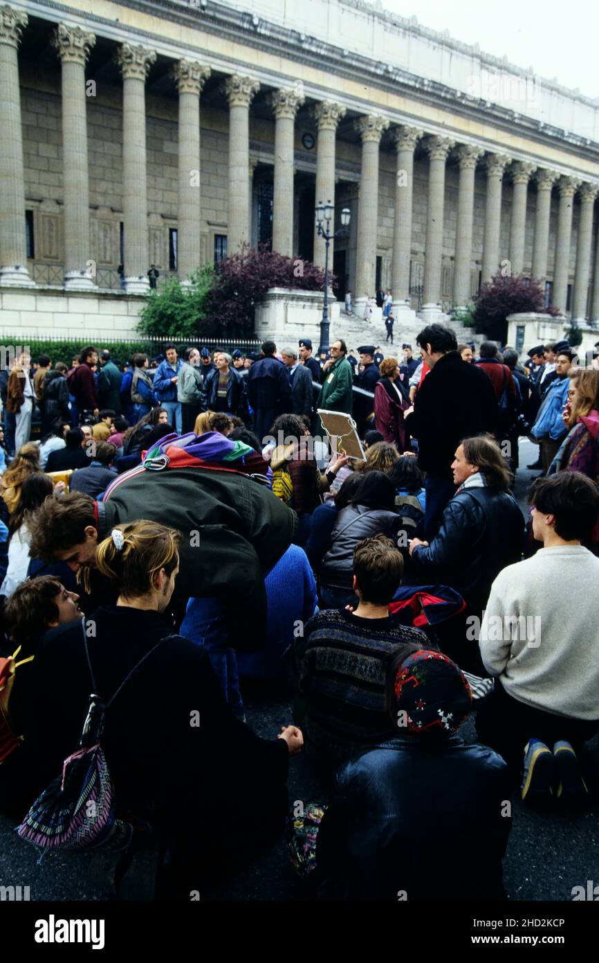 Expellation hi-res stock photography and images - Alamy