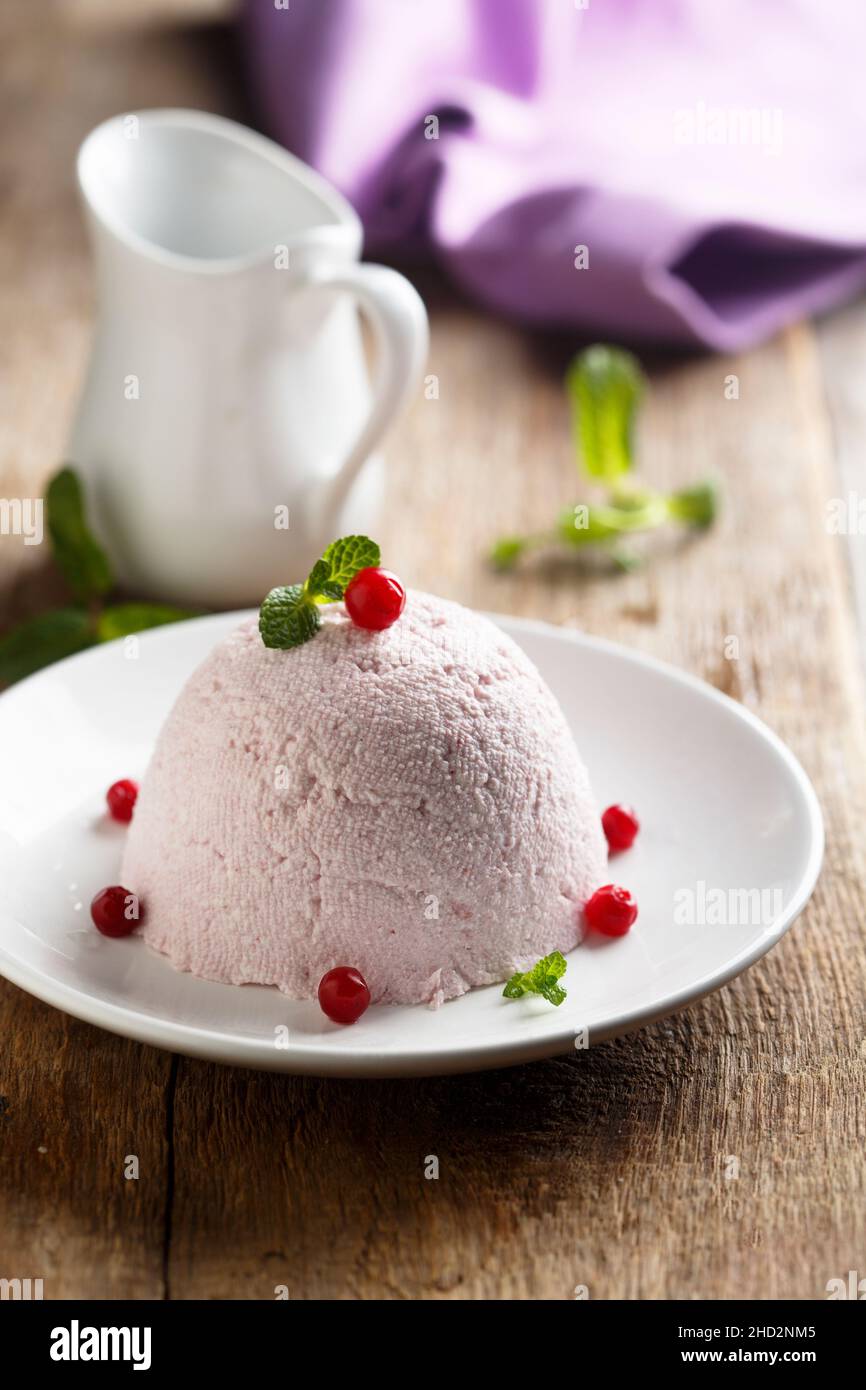 Traditional homemade cottage cheese dessert Stock Photo - Alamy