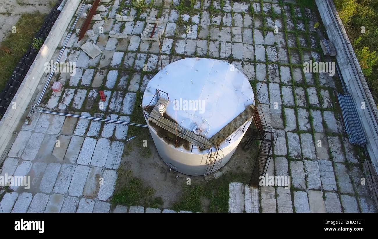 Top view of the oil tank. Stock. Oil storage tank in petrochemical ...