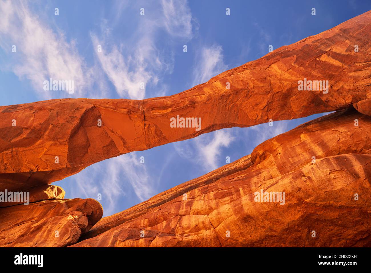 Arch of rocks hi-res stock photography and images - Alamy
