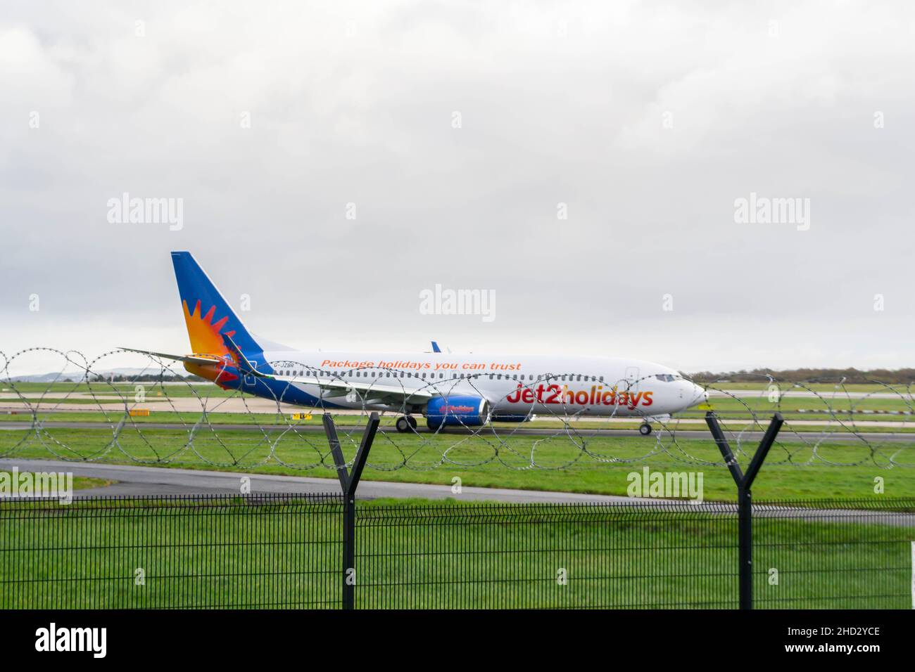 MANCHESTER, ENGLAND- 27 November 2021: Jet2 Boeing 737-8mg plane at ...