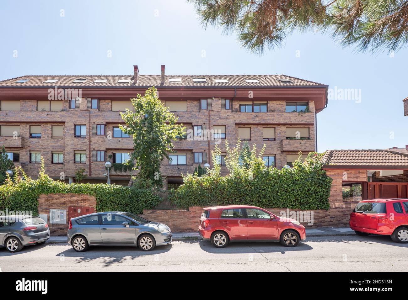 Modern residential building made of brick hi-res stock photography and ...