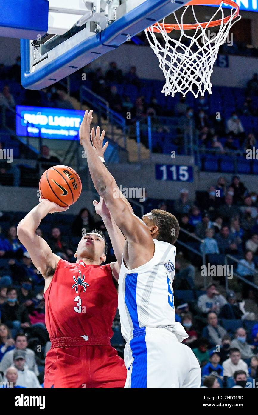 January 02, 2022: Richmond Spiders forward Tyler Burton (3) puts a shot ...
