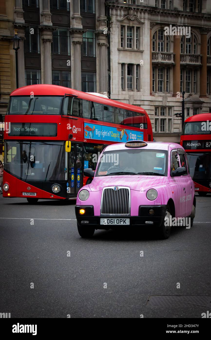 Pink london taxi cab hi-res stock photography and images - Alamy