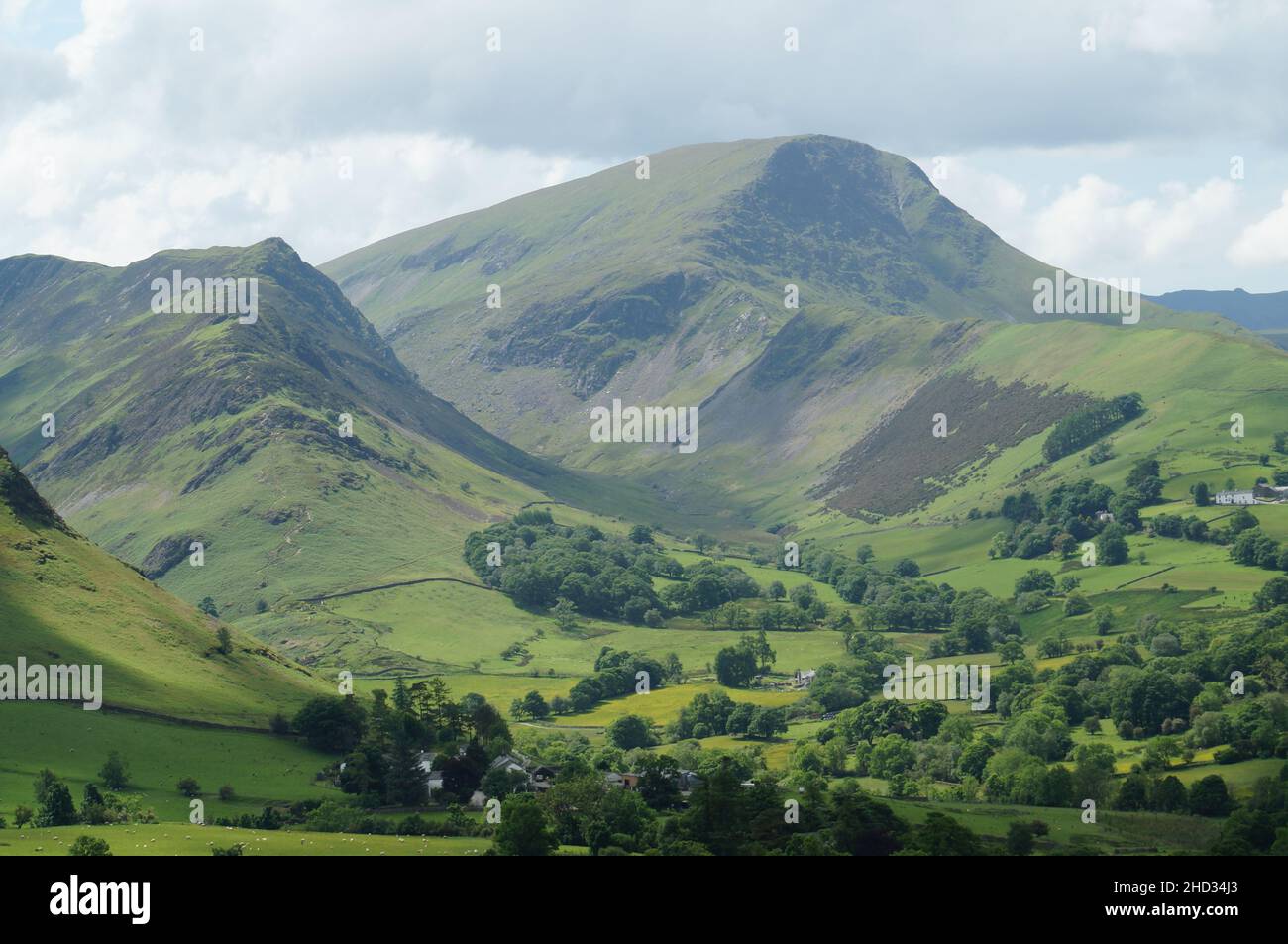 Green hills england hi-res stock photography and images - Alamy