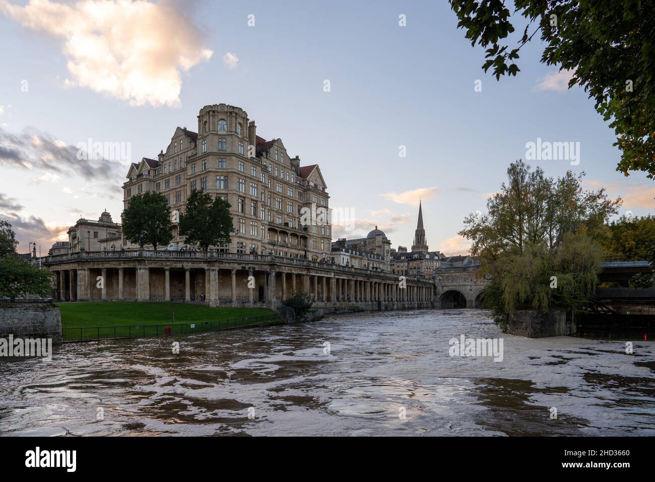 Bath abbey pump room bath hi-res stock photography and images - Alamy