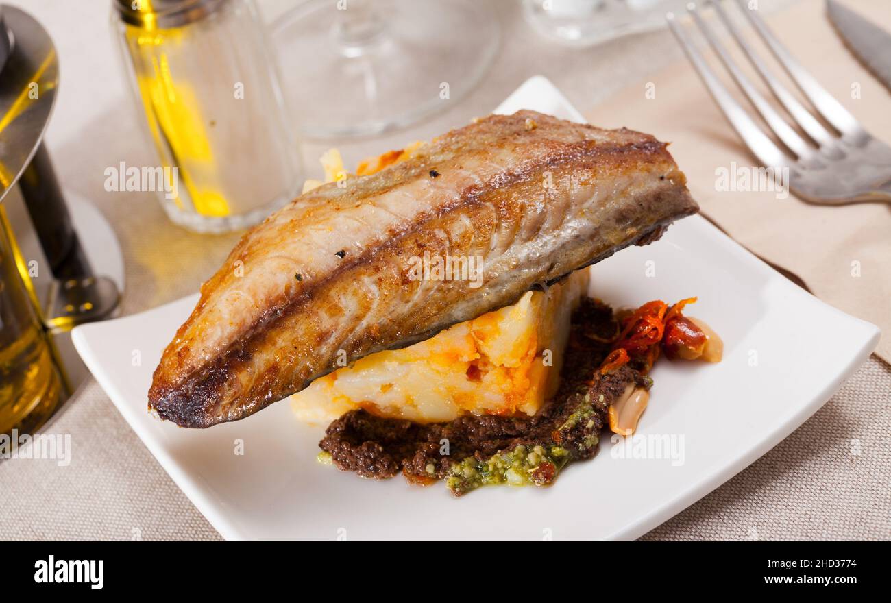 Fried mackerel fillets with mashed potatoes Stock Photo - Alamy