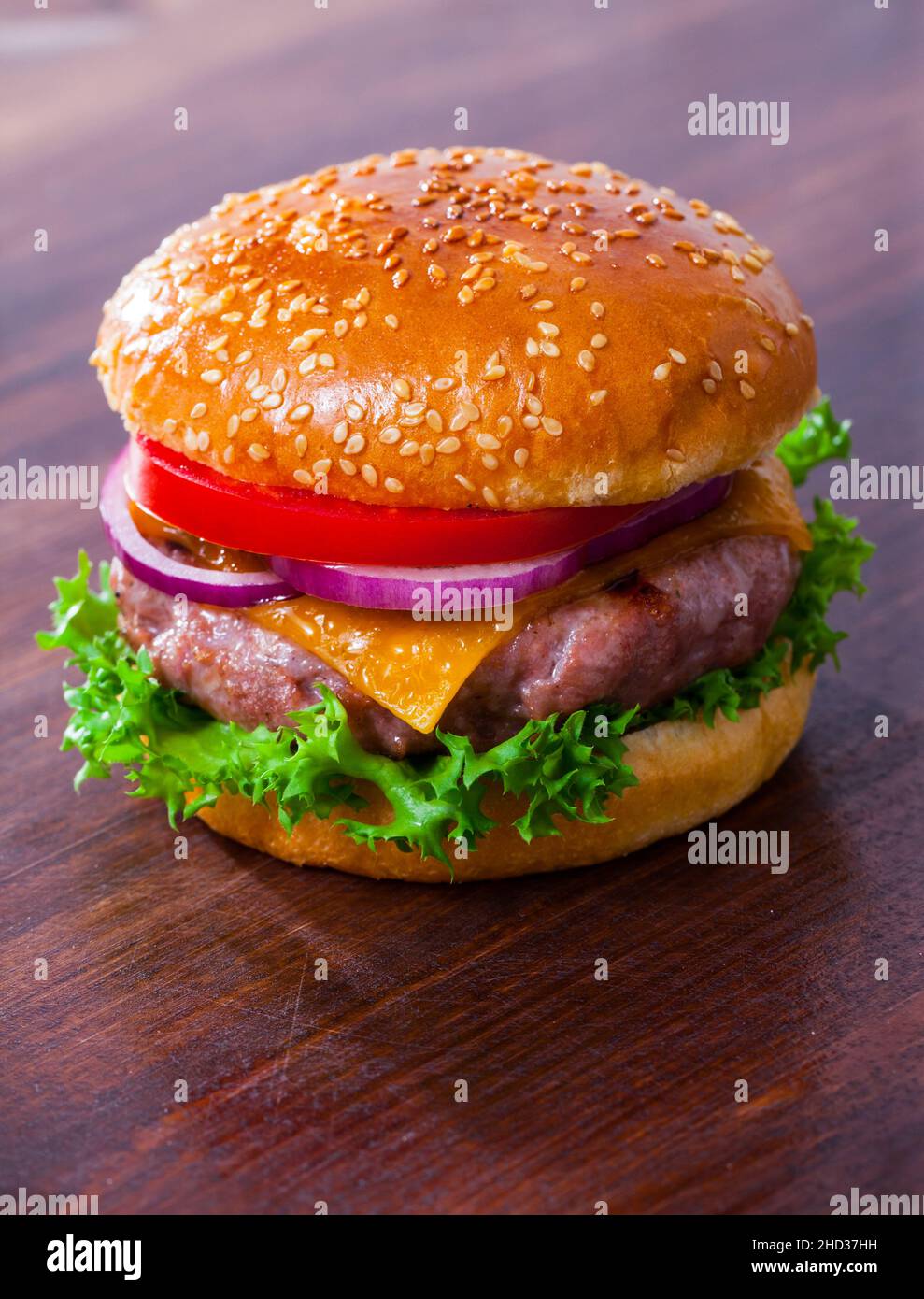 Classic homemade cheeseburger Stock Photo - Alamy