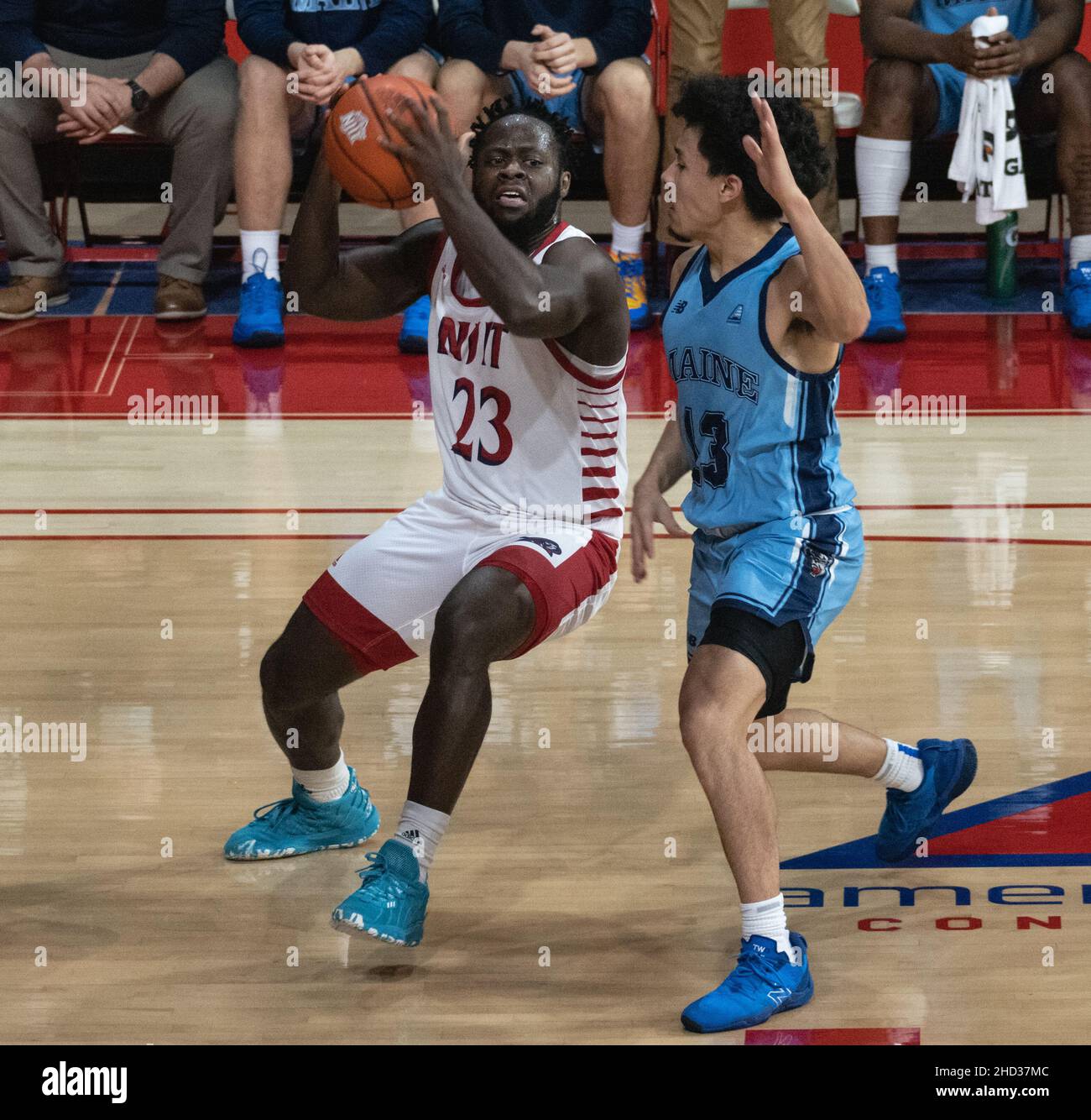 Newark, New Jersey, USA. 2nd Jan, 2022. Left NJIT'S ANTWAN BUTLER ...