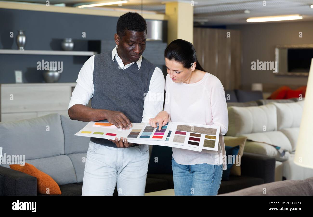 Adult couple choosing colors hi-res stock photography and images - Alamy