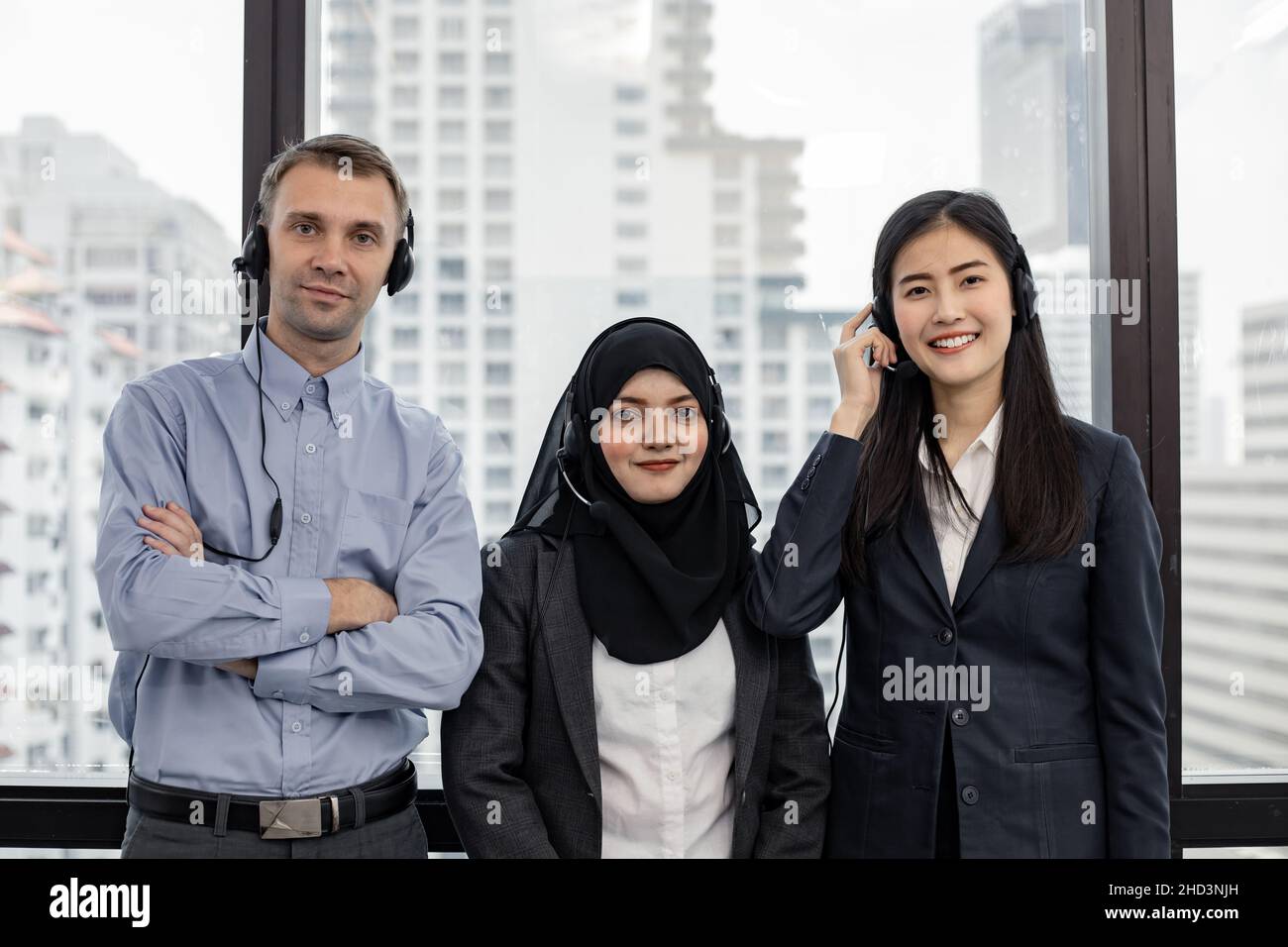 Diverse customer service team hi-res stock photography and images - Alamy