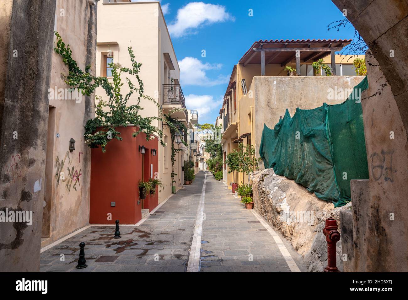 Narrow alley in island hi-res stock photography and images - Alamy