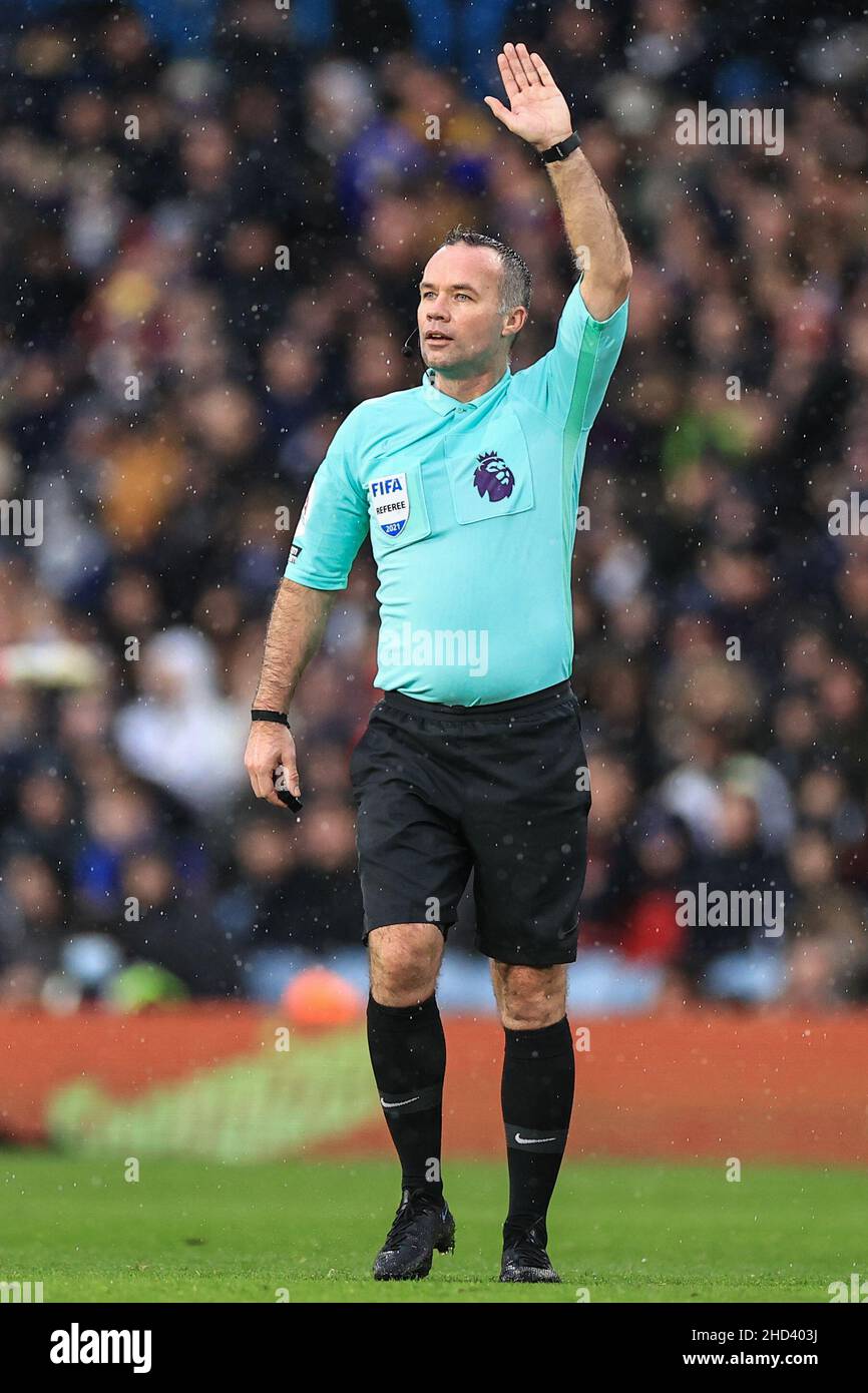 Paul tierney referee hi-res stock photography and images - Alamy