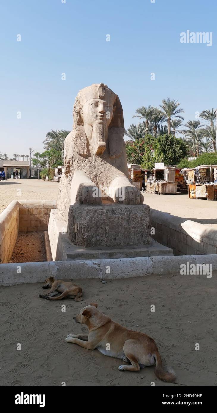 Egypt alabaster statue hi-res stock photography and images - Alamy