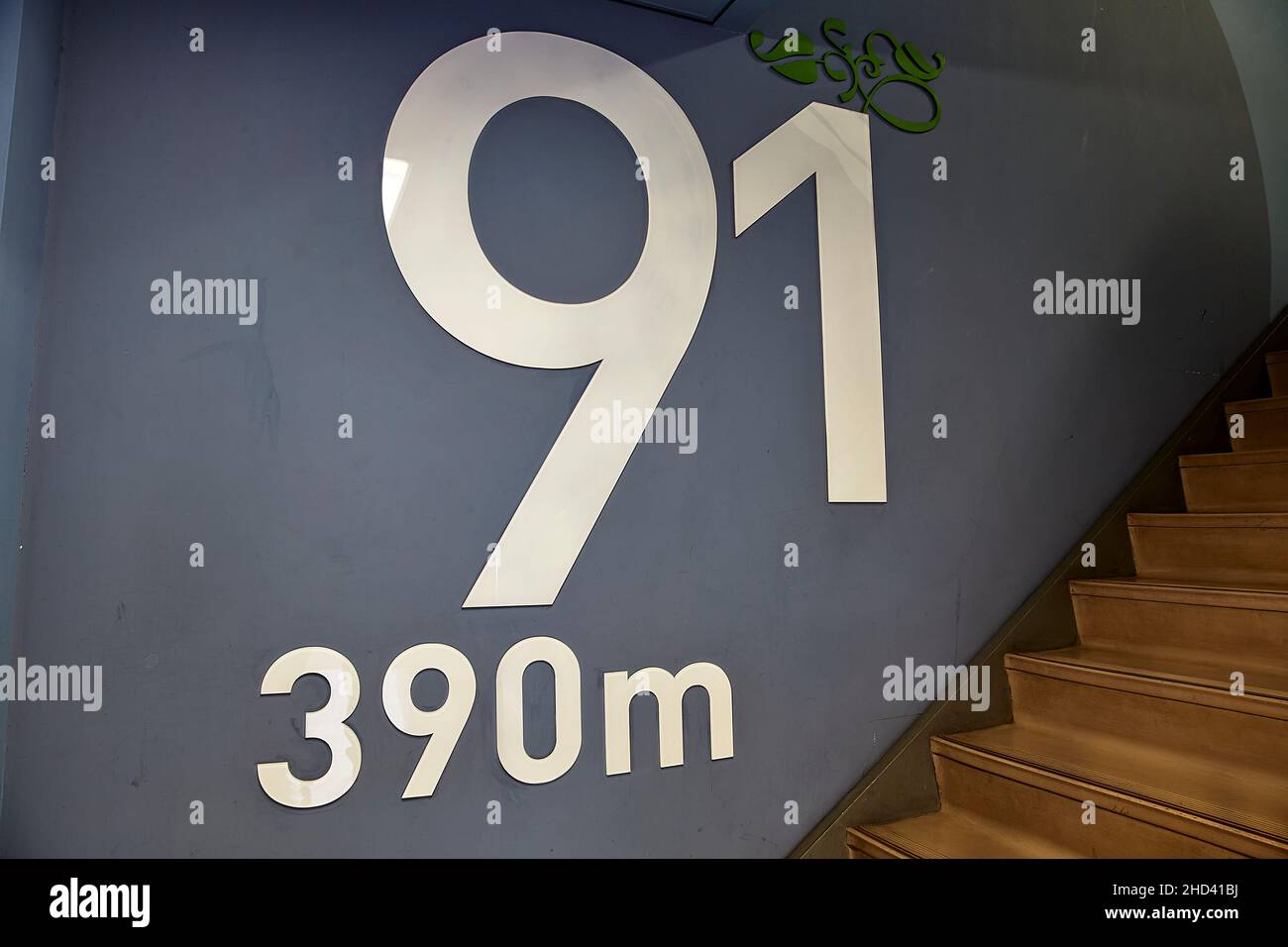View of a wall indicating the 91st floor on the Taipei 101 tower Stock ...