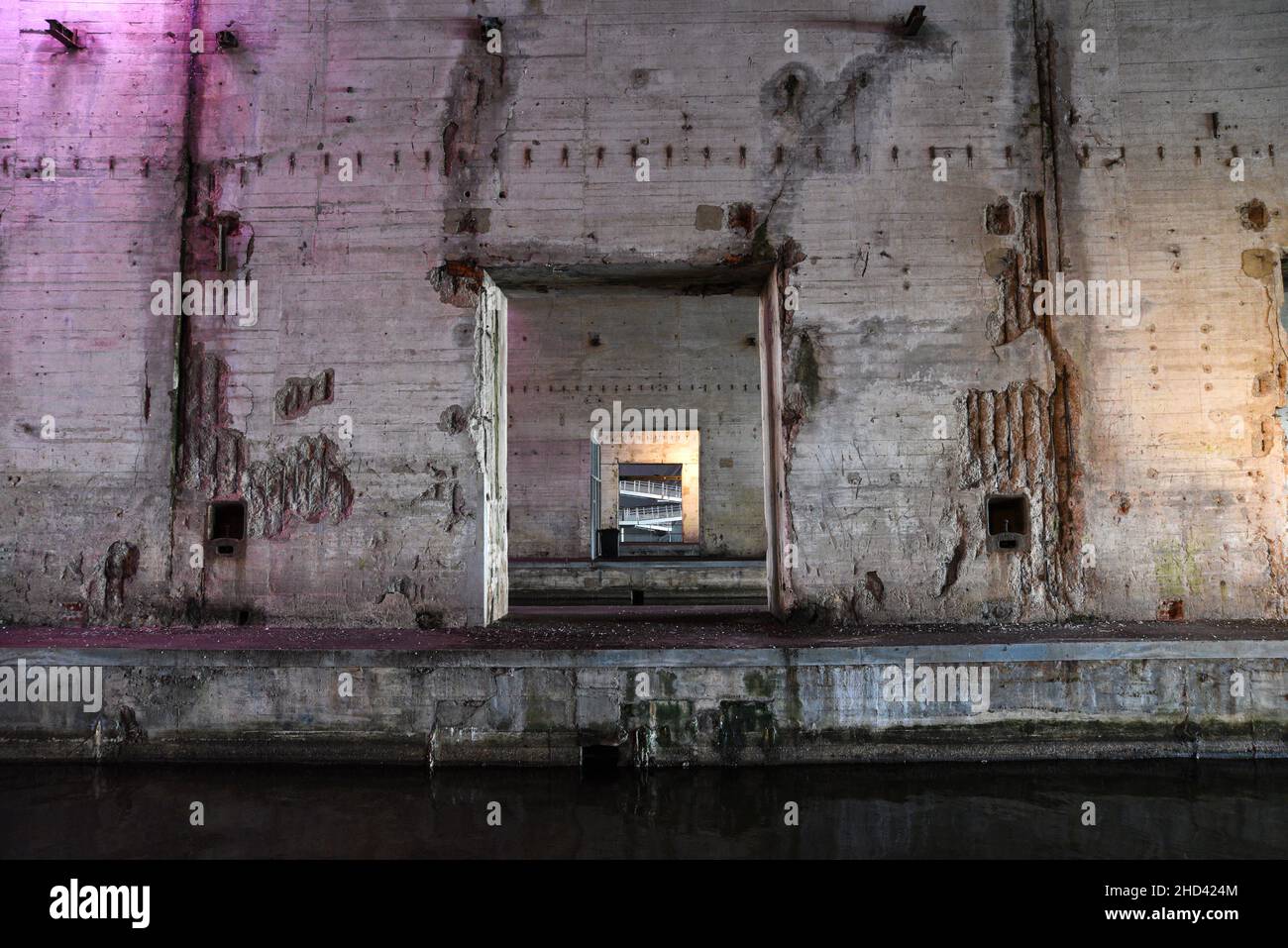Saint-Nazaire submarine base, concrete structure Stock Photo - Alamy