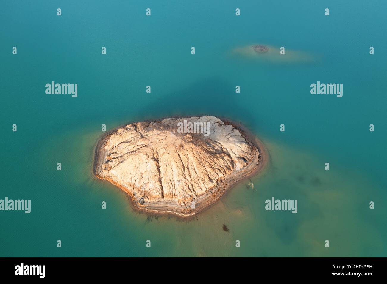 Plant for the extraction and enrichment of titanium and other rare ores ...