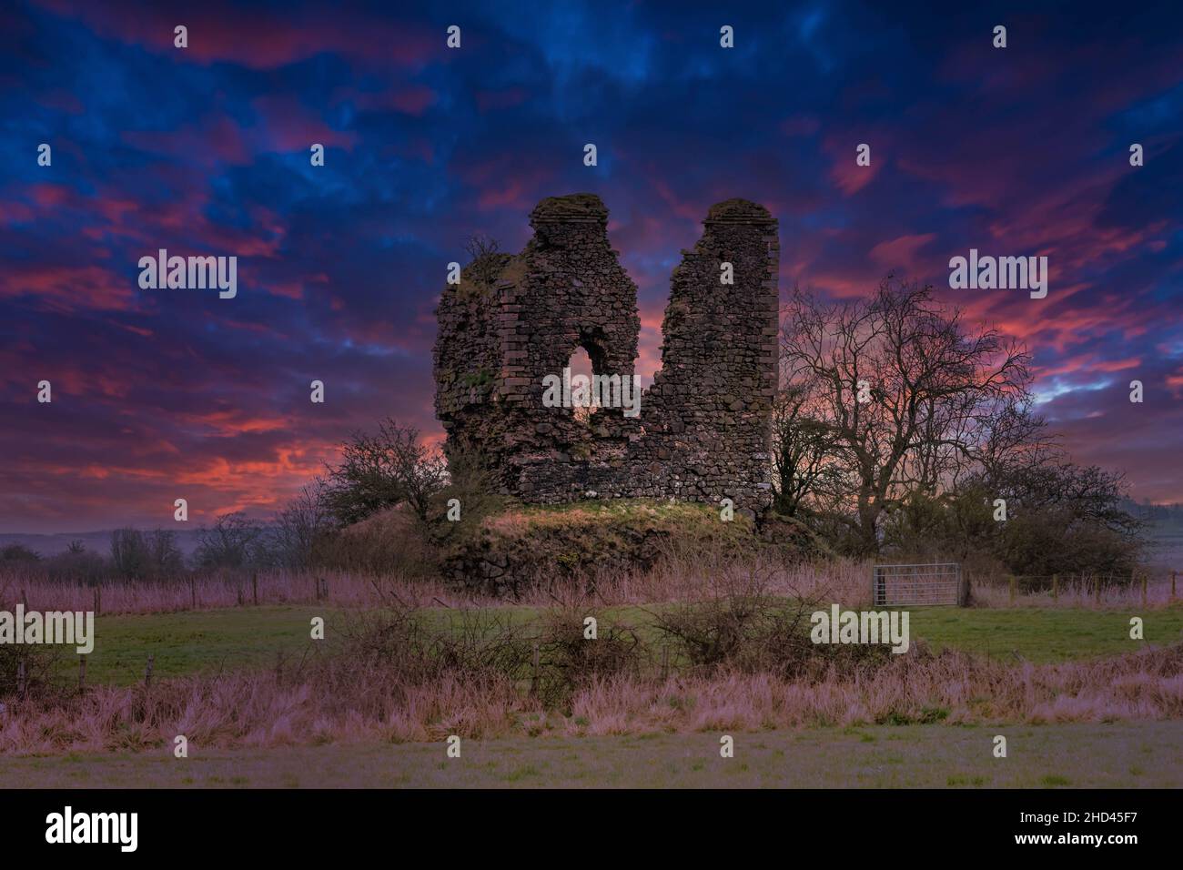 Old cstle hi-res stock photography and images - Alamy