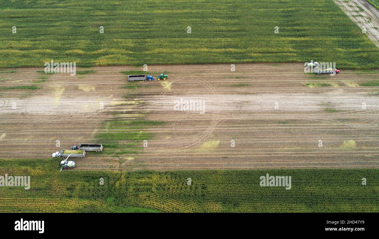 Silage truck hi-res stock photography and images - Alamy