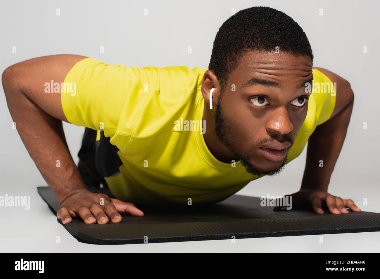 Man doing press ups hi-res stock photography and images - Alamy