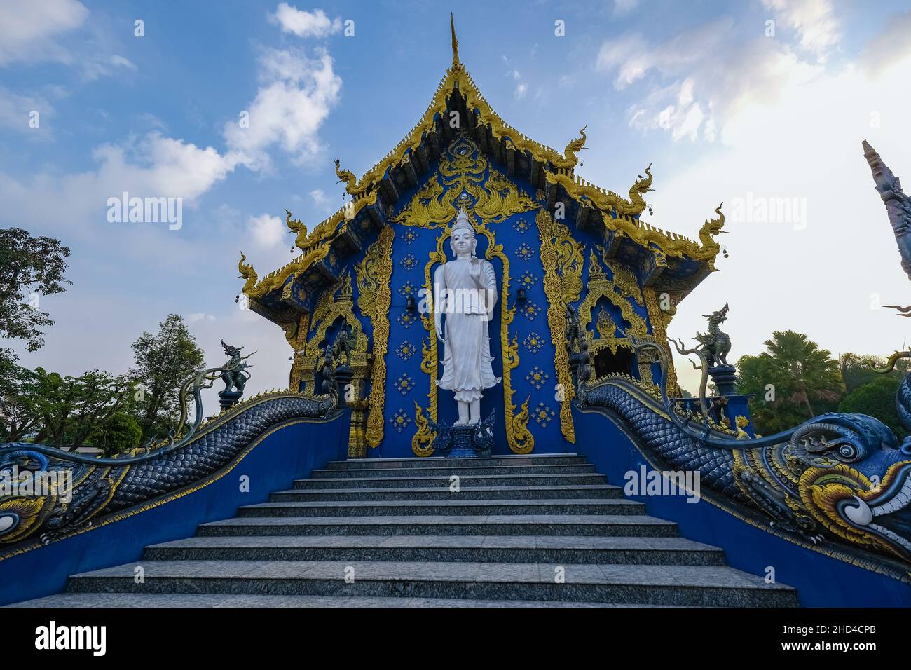 Blue Temple Chiang Rai Thailand, Rong Sua Ten temple, Chiang Rai Blue ...