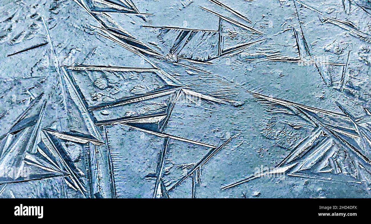 Freezing puddle hi-res stock photography and images - Alamy