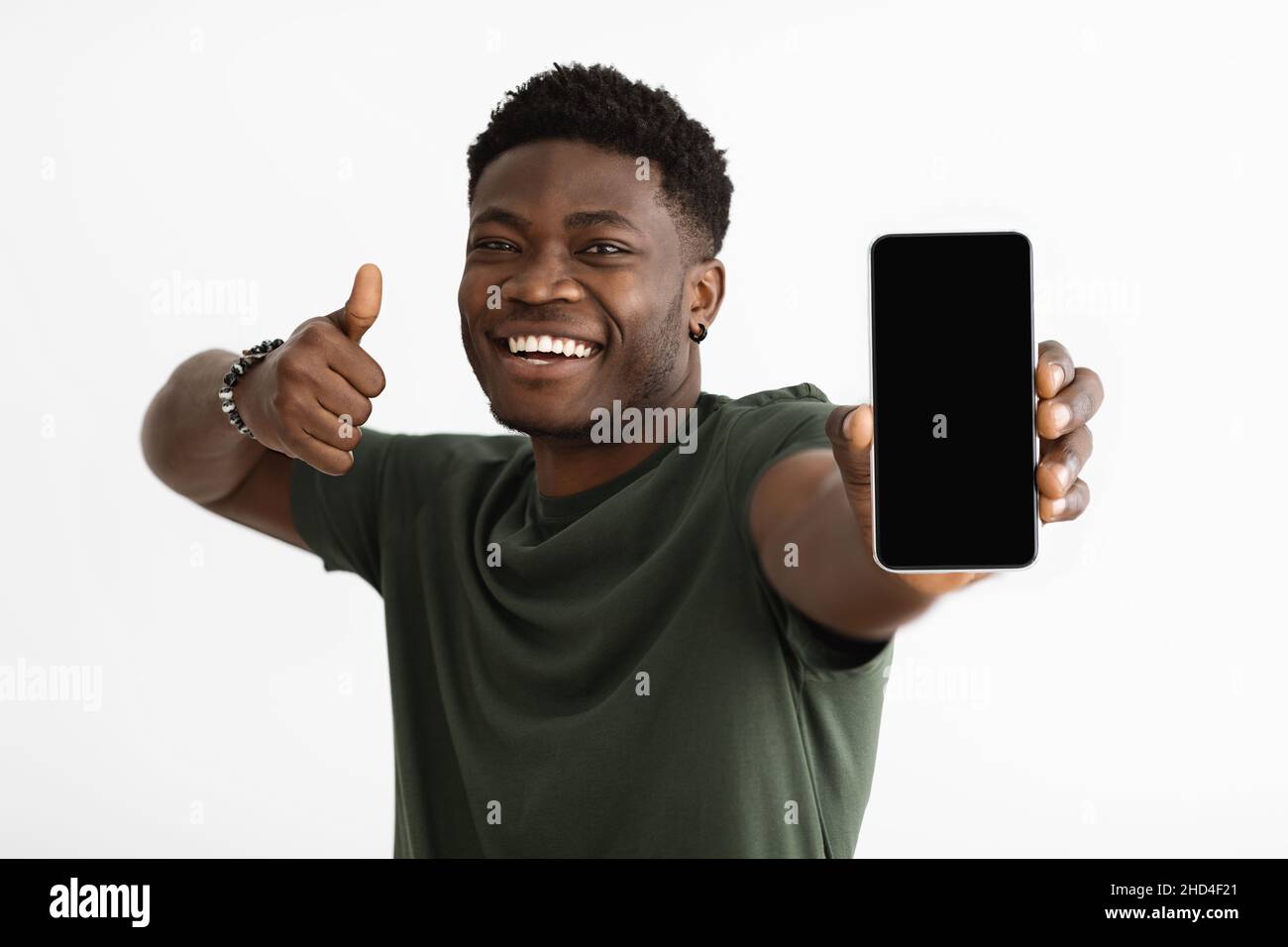 Black guy hand smartphone hi-res stock photography and images - Alamy