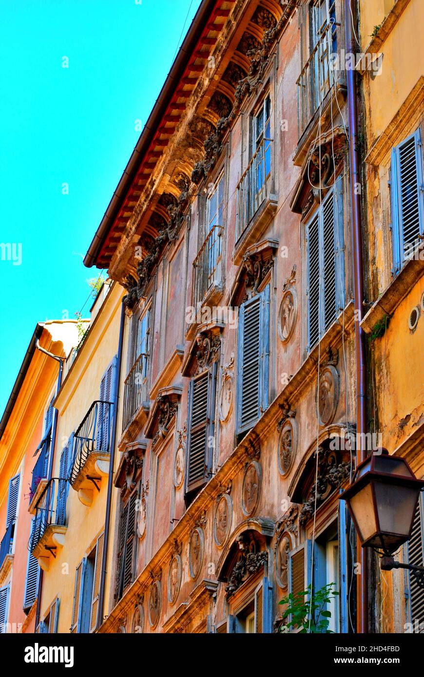View traditional italian house hi-res stock photography and images - Alamy