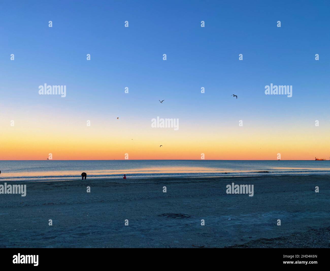 Empty dusk beach hi-res stock photography and images - Alamy
