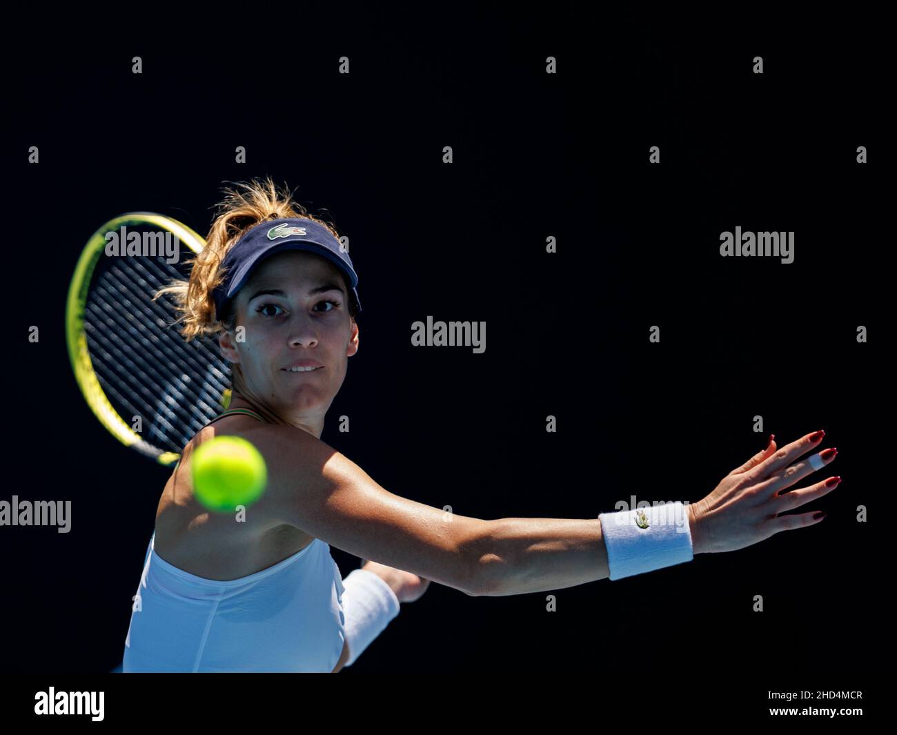 BERNARDA PERA (USA) in action at the 2022 Melbourne Summer Set ...