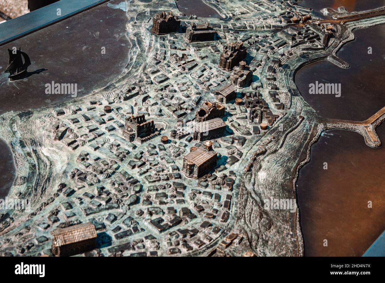 Old castles hi-res stock photography and images - Alamy