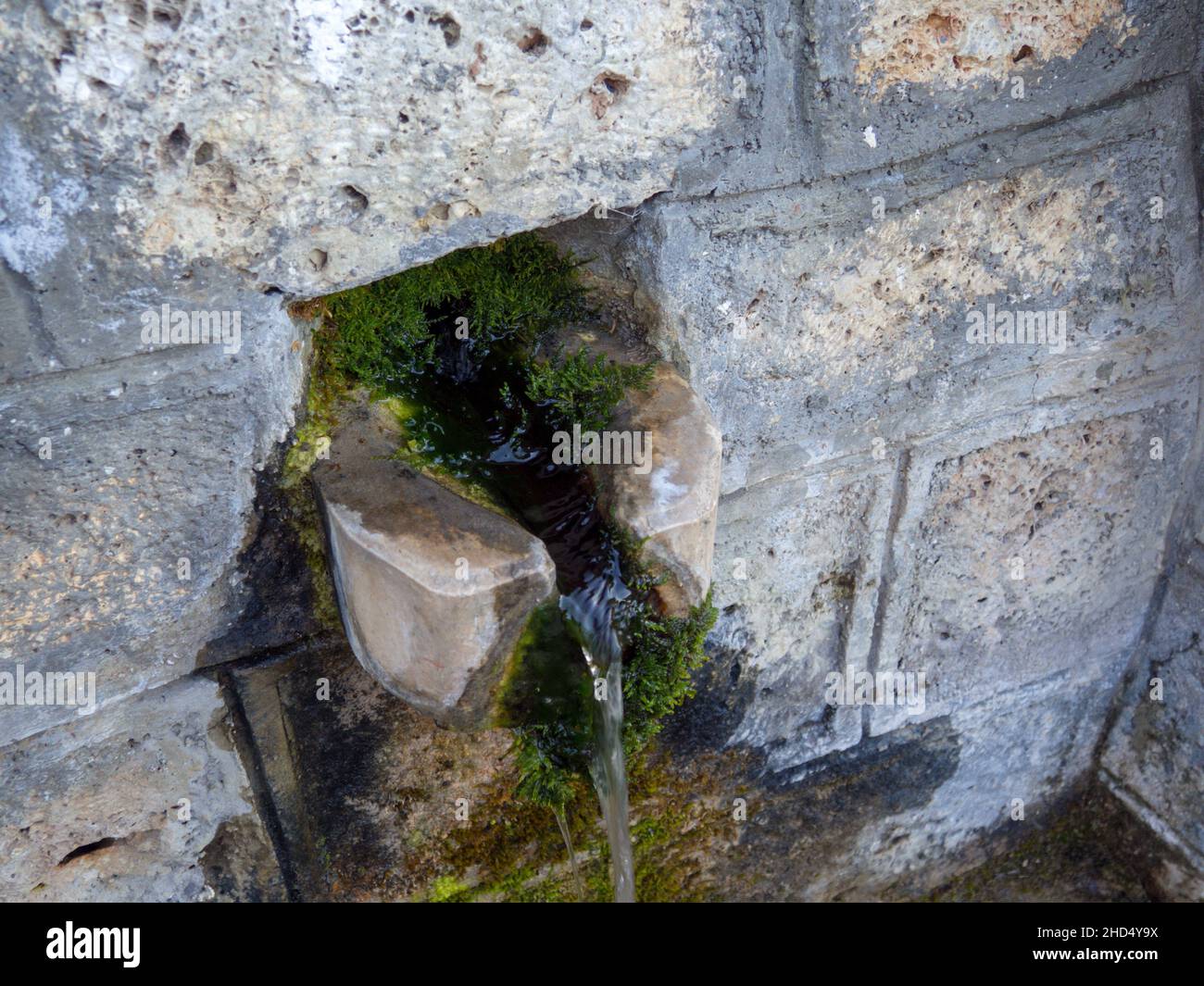 Fountain in village hi-res stock photography and images - Alamy