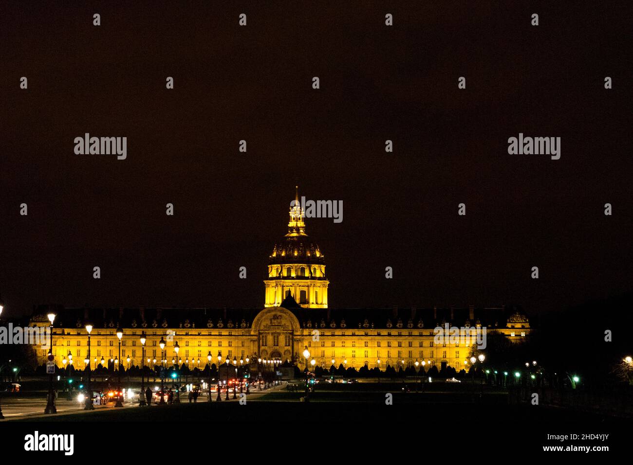 Napoleon statue les invalides hi-res stock photography and images - Alamy