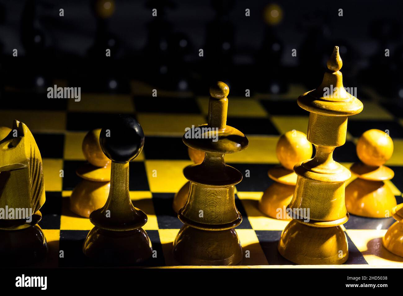 Chess dark background hi-res stock photography and images - Alamy