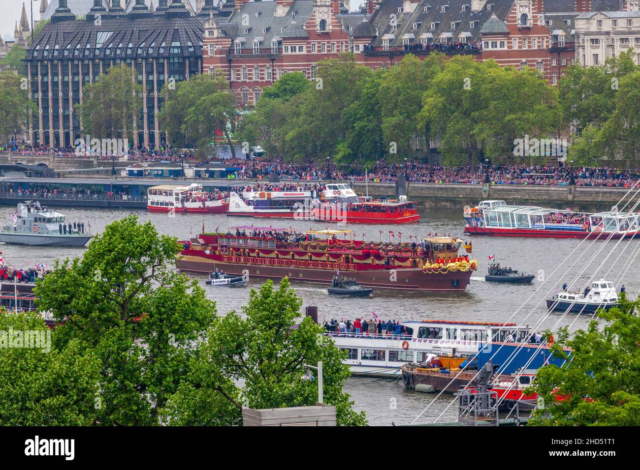 Thames river pageant hi-res stock photography and images - Alamy