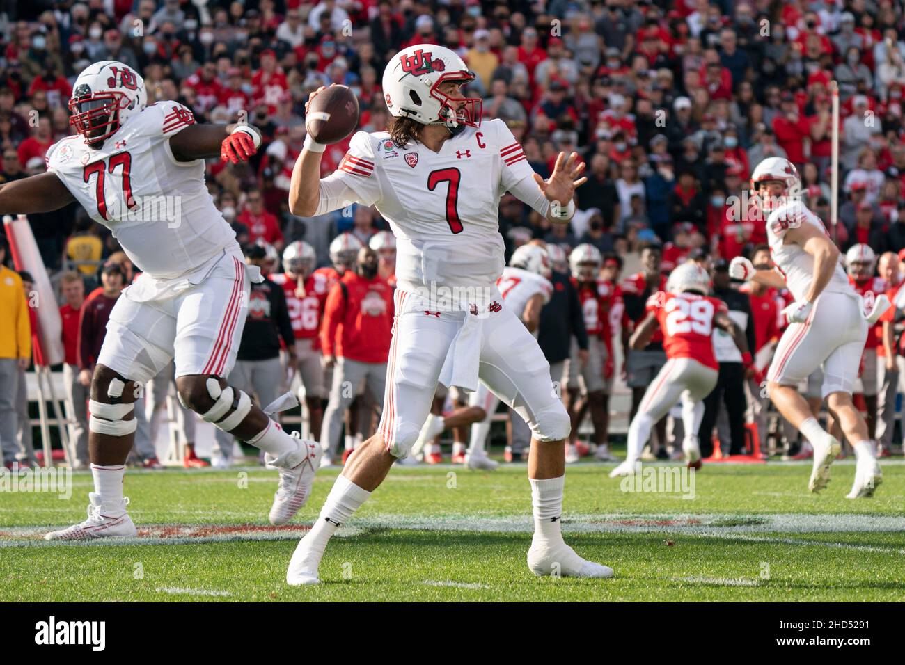 Utah Utes quarterback Cameron Rising (7) drops back for a pass during ...