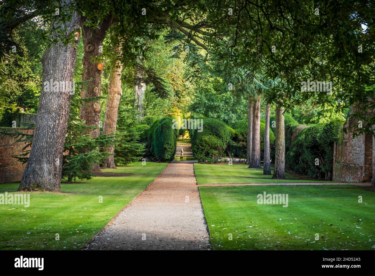 View of Melbourne Hall gardens Stock Photo - Alamy