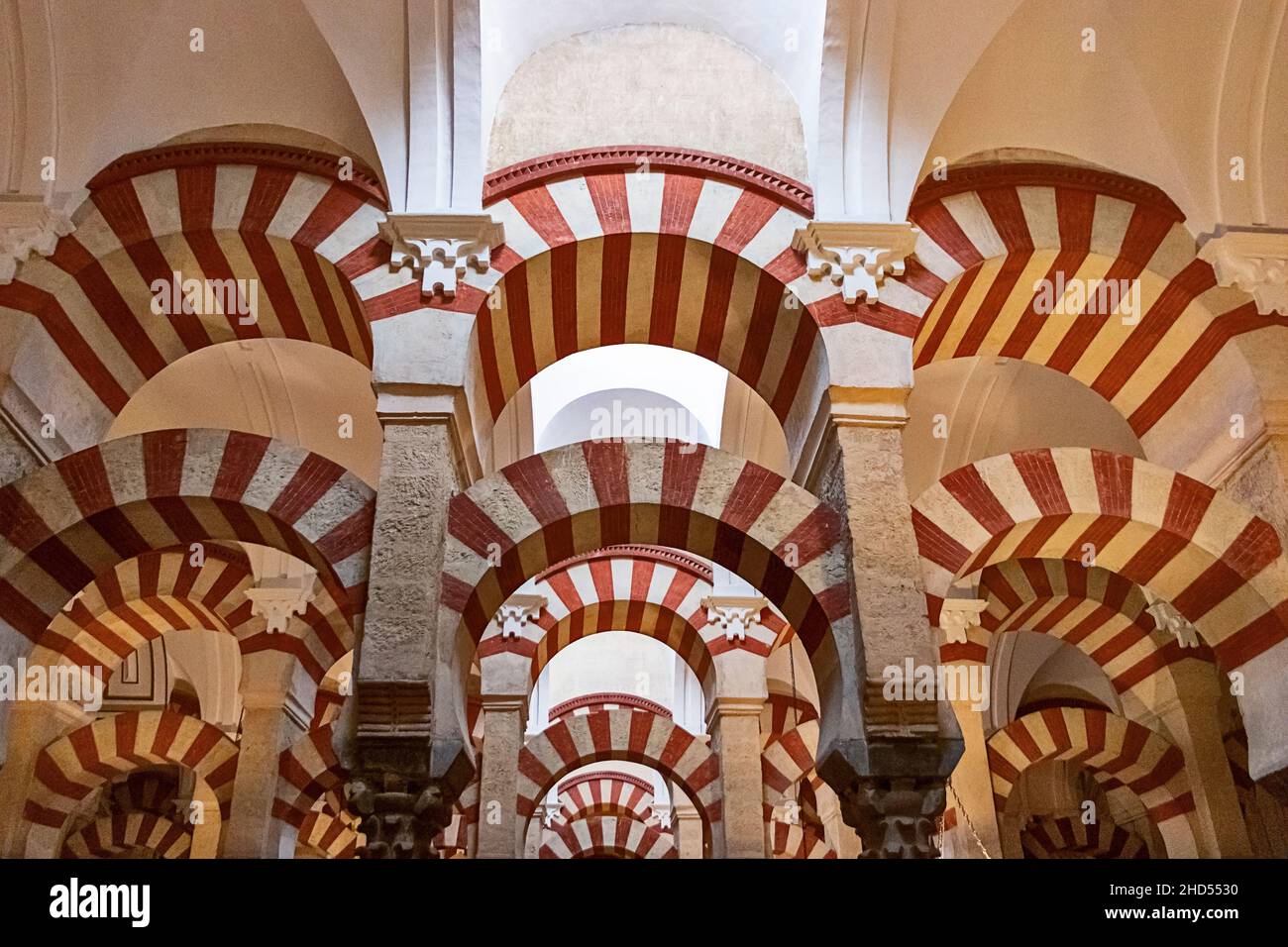 Hypostyle hall medieval islamic mosque hi-res stock photography and ...
