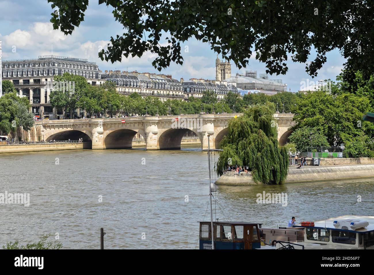The Seine Embankment in Paris. Water city landscape in the center of ...